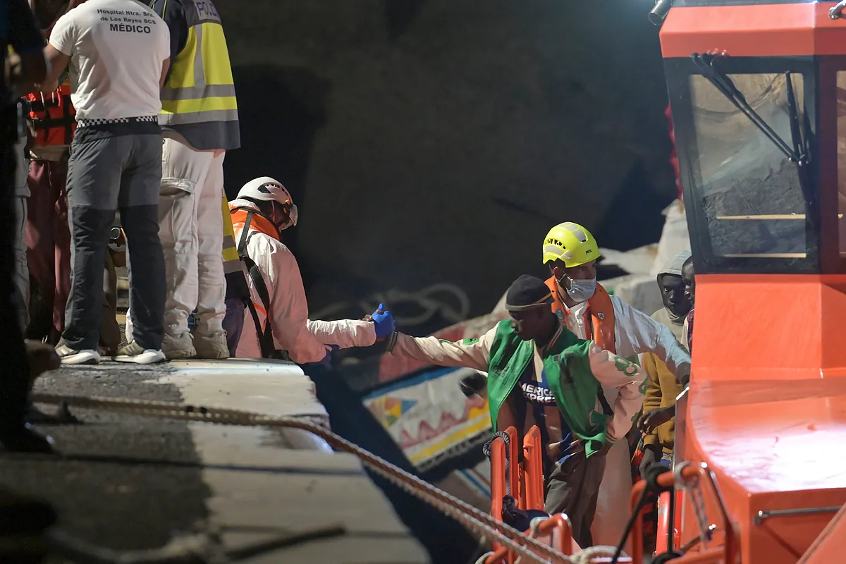 Once traslados a centros sanitarios tras la llegada este viernes de 384 ...